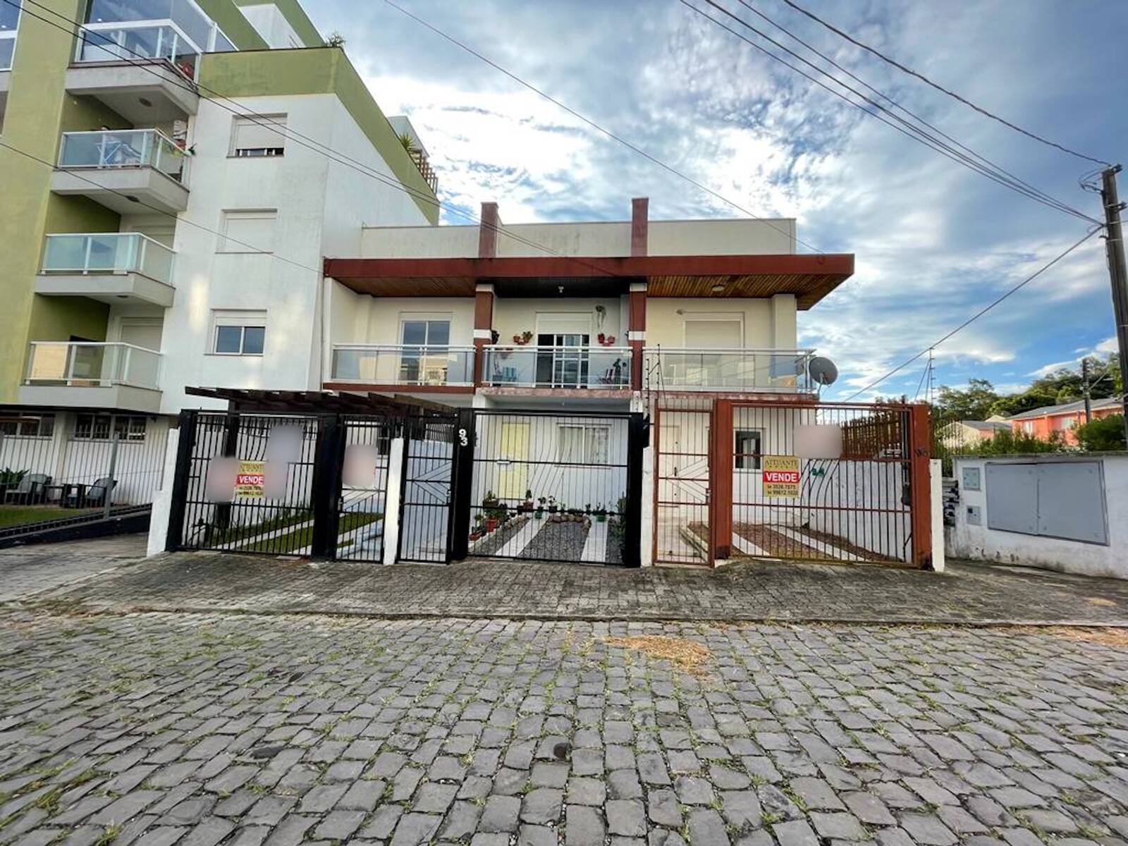 Sobrado semimobiliado no bairro Solar do Prado - SB3194